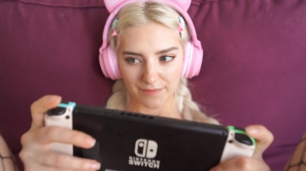 evaelfie打游戏机是哪一部？evaelfie打游戏机作品评价如何？ - 微密图库